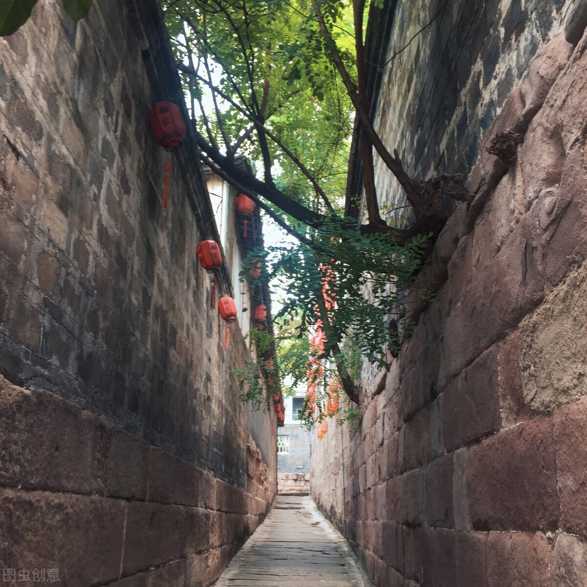 The Long March (11): Crossing Chishui on Four Sides - iNEWS