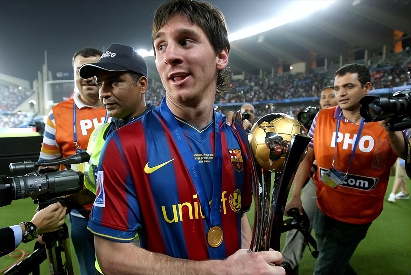 Debut Expert! Messi scored on his 5th debut in 2017, and his first goal ...