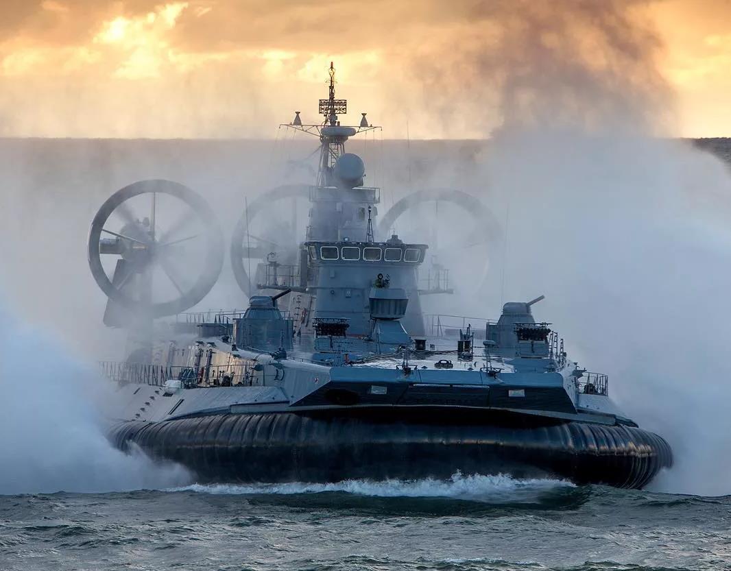 The "Bison" class hovercraft of the People's Liberation Army has less ...