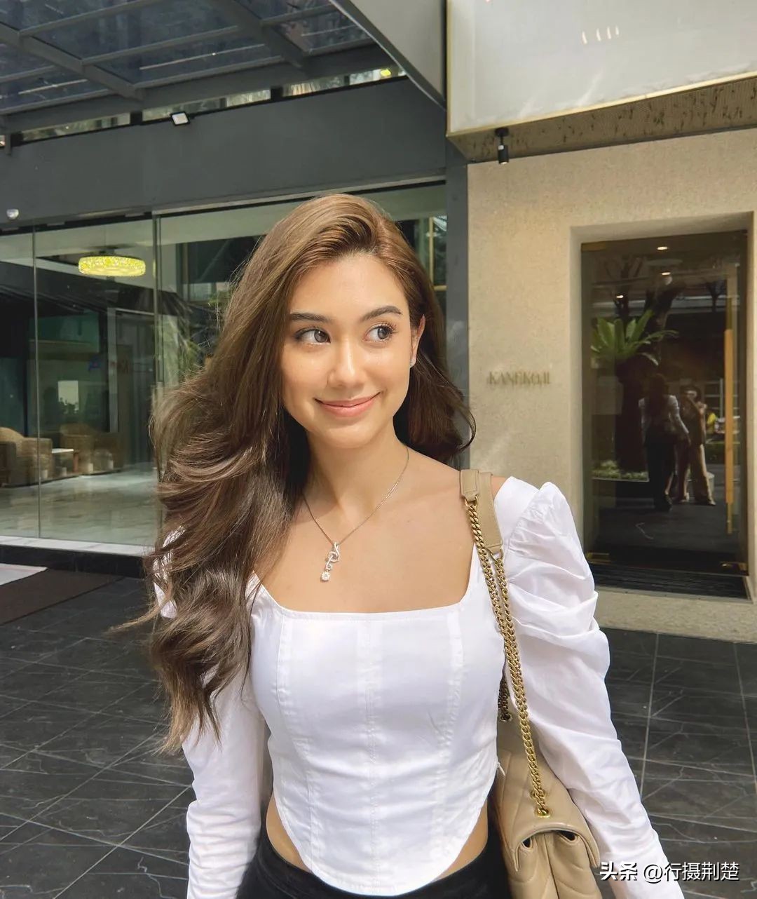 Thai goddess Lena, with a plump body, outstanding appearance, perfect ...