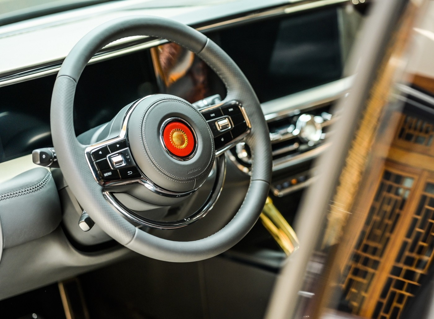 Hongqi LS7, a 5.7m 4.0T V8, was officially released - iNEWS