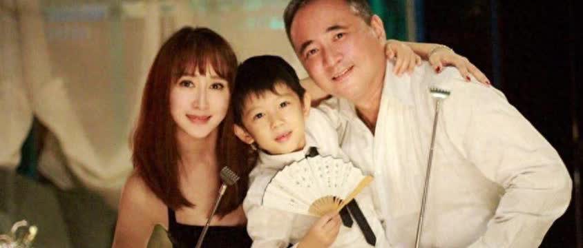 Hu Jing and her wealthy husband are rarely in the same frame, but the ...