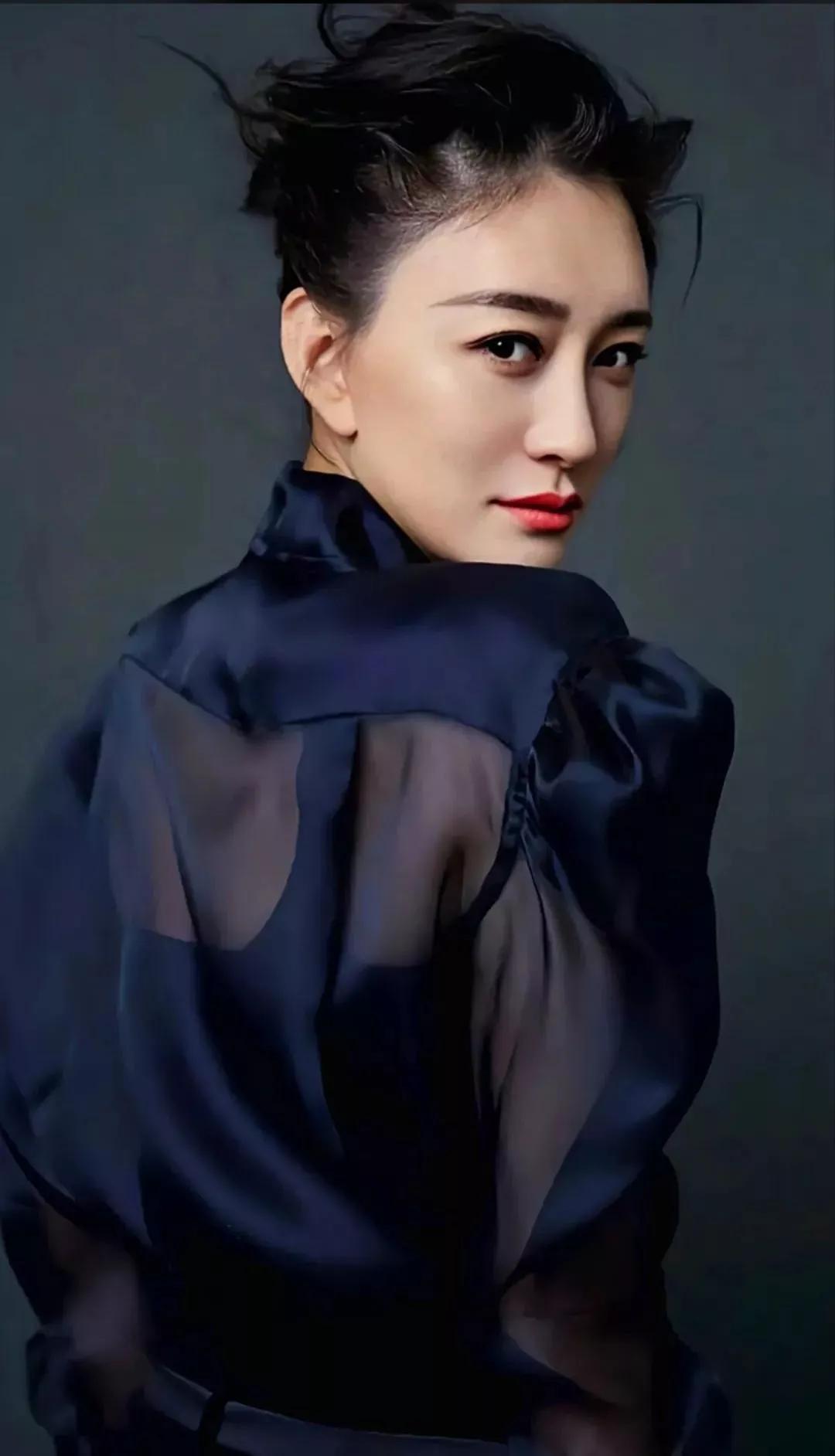 Appreciation of beautiful pictures: Li Xiaoran - iNEWS