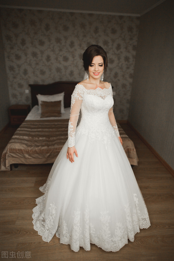 Wedding Dress Selection Tips for Flat Breasted Brides - iNEWS