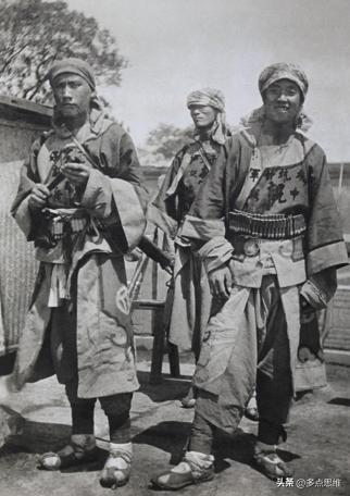 Military uniforms of the Wuwei Army and the Beiyang Army - iNEWS