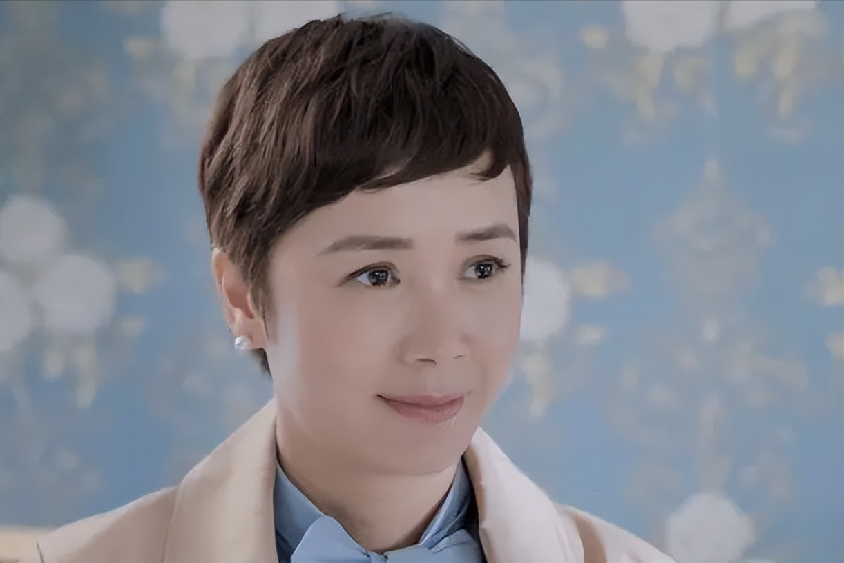 This time, it was the turn of 56-year-old Jiang Wenli to "roll over ...