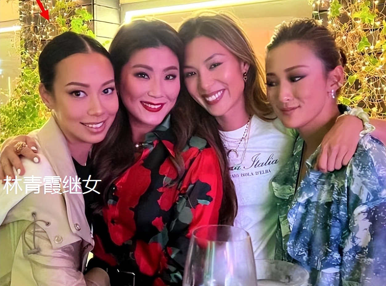 He Chaoqiong and Yu Cong attended the party of top celebrities, and ...