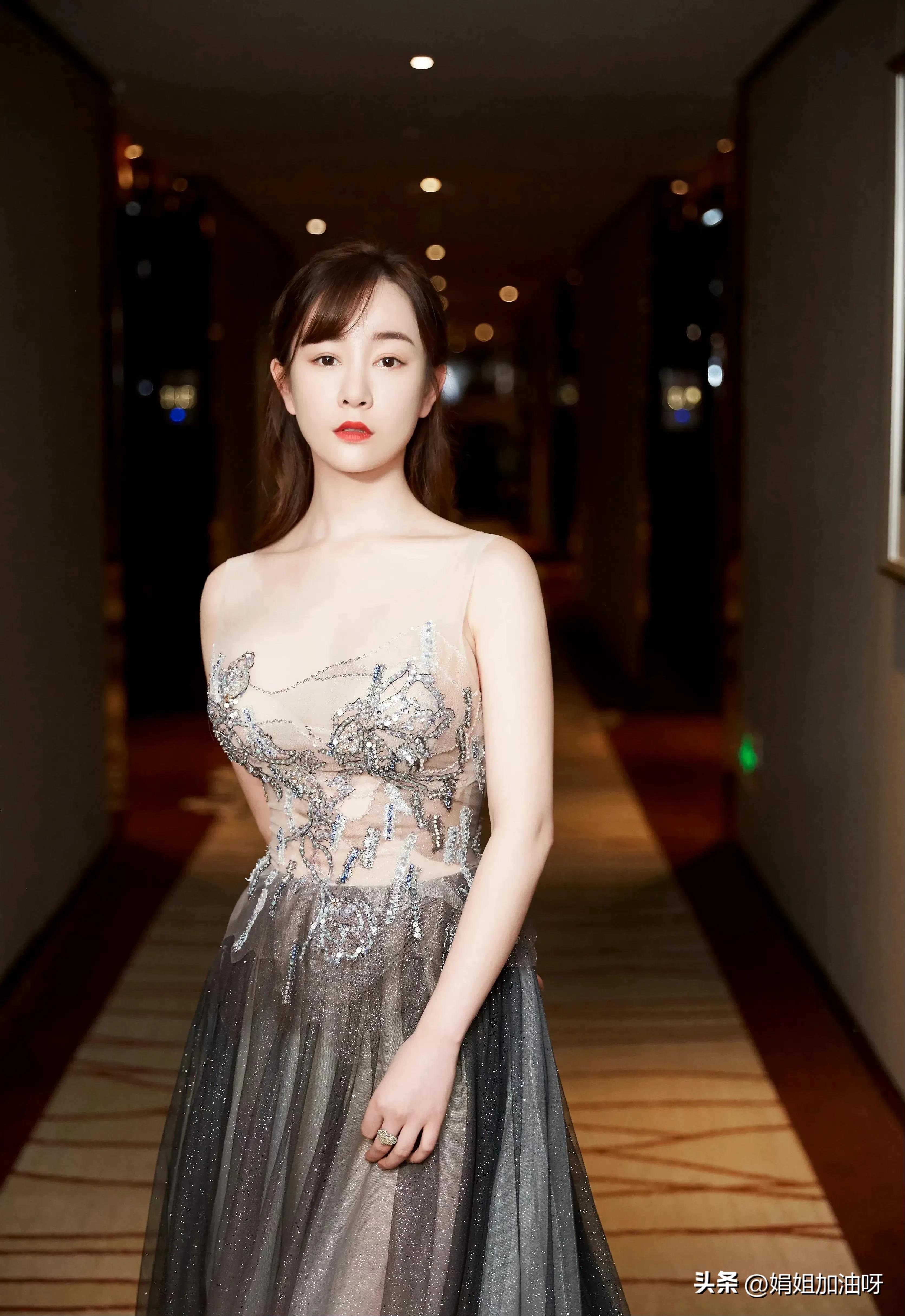 Share pictures, temperament goddess Zhang Meng - iNEWS