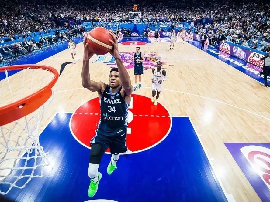 Typical European basketball, extreme static talent - iNEWS