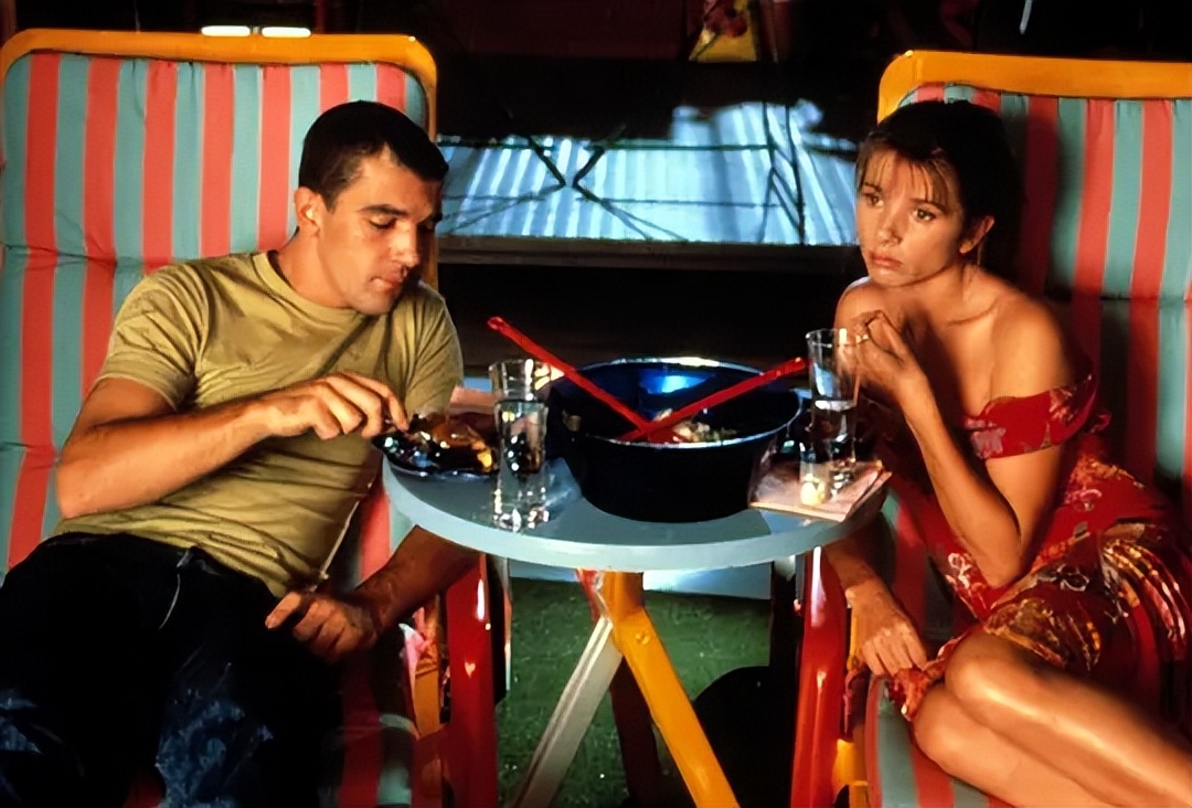 How do the emotions of movie characters develop through the plot to ...