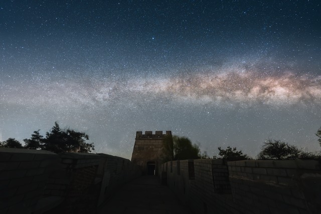 Can the Great Wall of China really be seen from space? - iNEWS