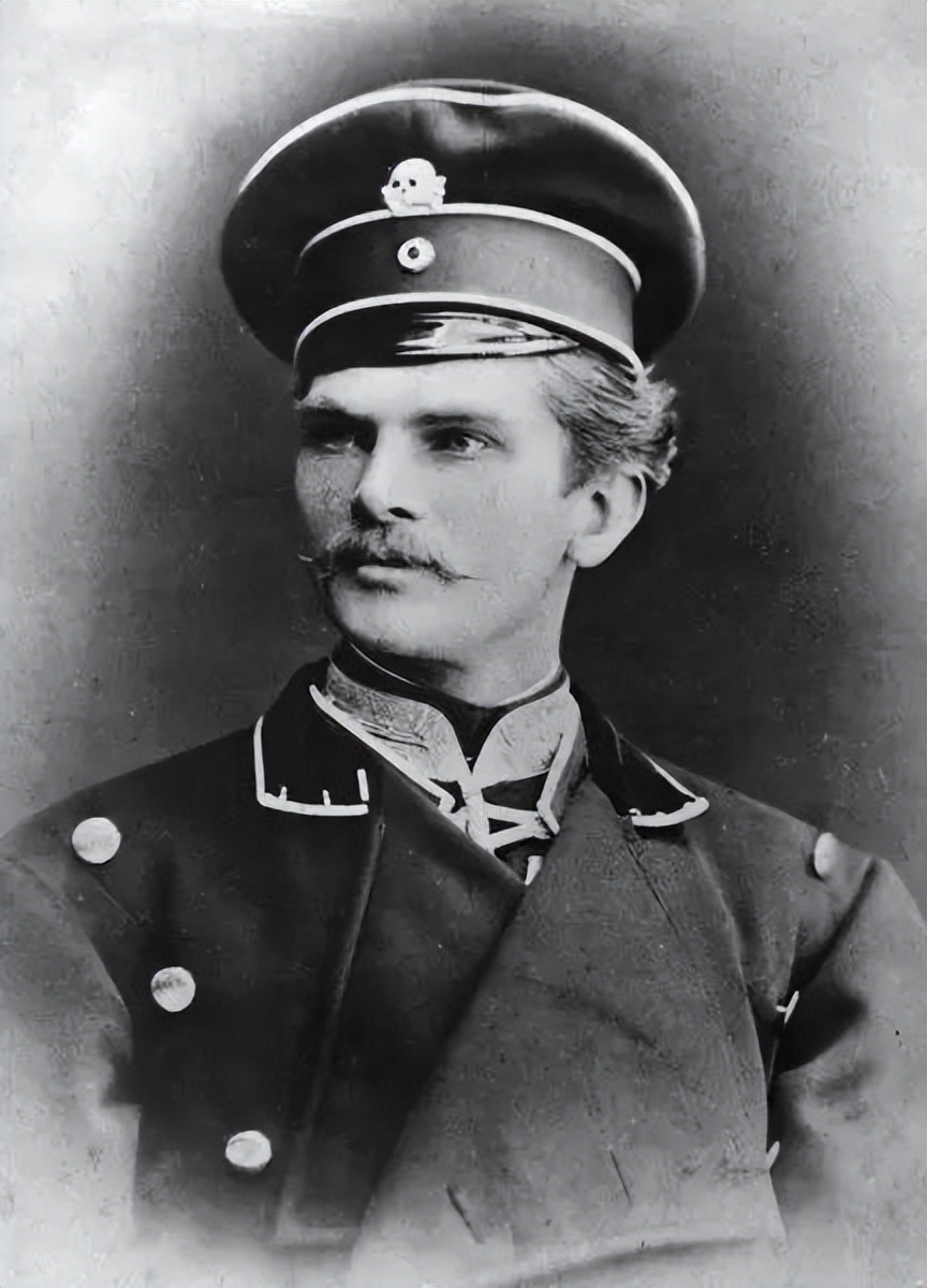 Modern Mobile Combat Pioneer: "Advance Marshal" Mackensen - iNEWS