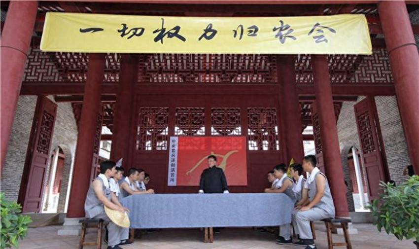 In 1957, Chen Geng brought a young man to meet Peng Dehuai: Whose son ...