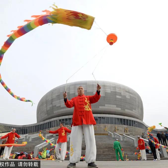 Old Beijinger, too good at playing! - iNEWS