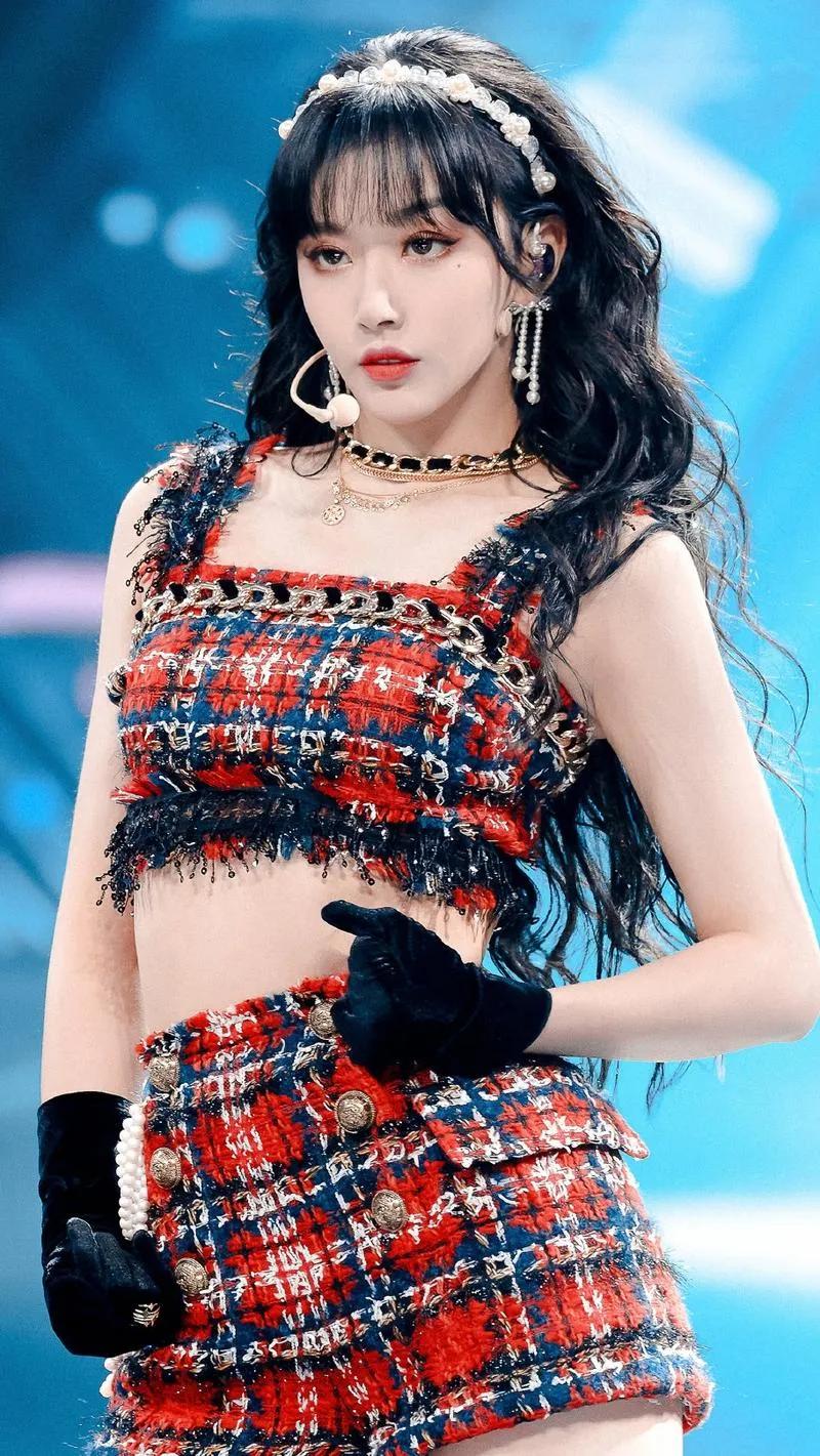 Kong Xueer, the first beauty in Qianjiang, Hubei, has a hot body and is ...