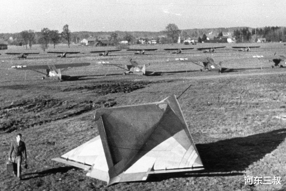 The empire's black technology, a German pulse jet fighter that looks ...