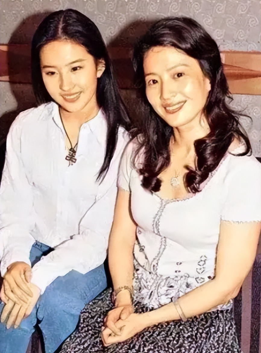 63-year-old Liu Xiaoli: Sacrifice herself to become a daughter!Liu ...