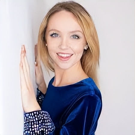 Nikole Nash's Stunning Beauty and Undeniable Talent - iNEWS