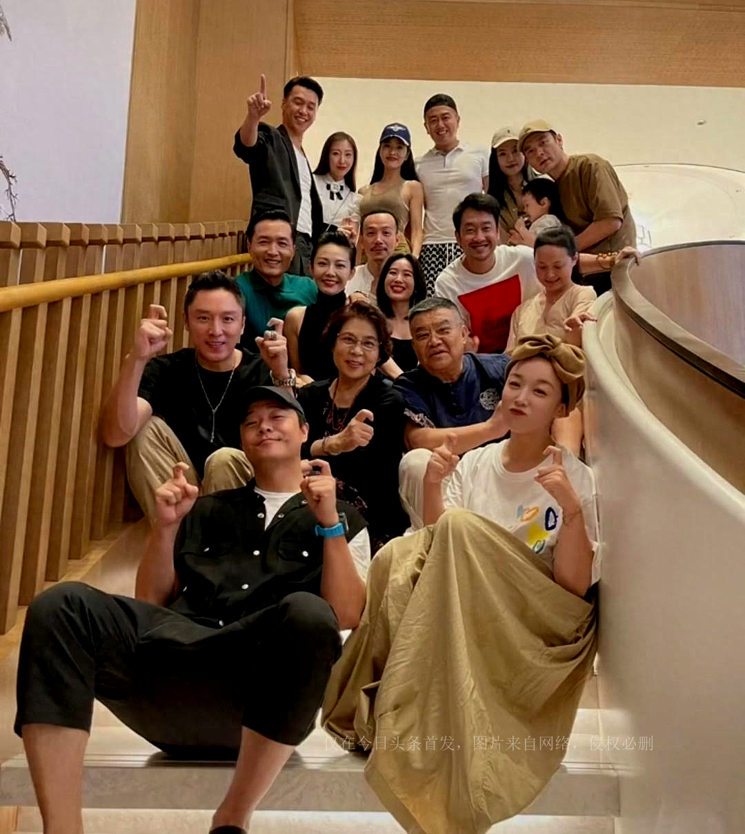 Chen Sicheng sat firmly in the C position at the class reunion. Li ...