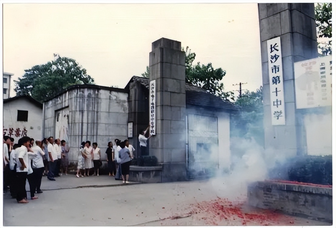 Reminiscing about Fuxiang Girls' High School and my "uncle" - iNEWS