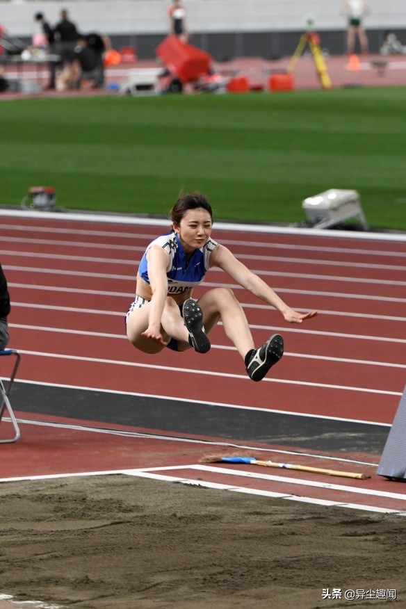 Exquisite facial features are popular!The beautiful Japanese long jump ...