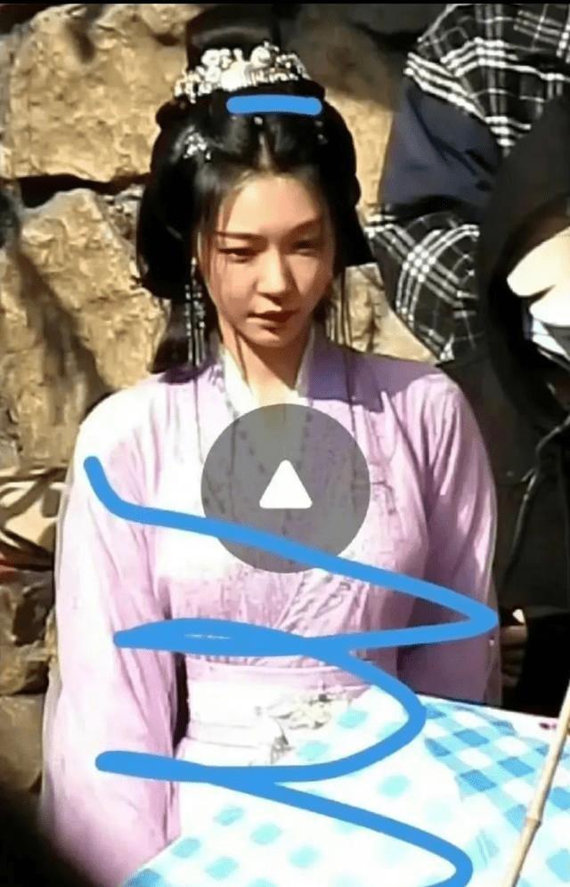 Wonderful details revealed! Meng Ling is astounding with her beautiful charm! - iMedia