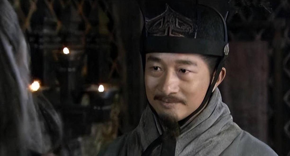 What is the relationship between the duties of officials in the Qin and ...