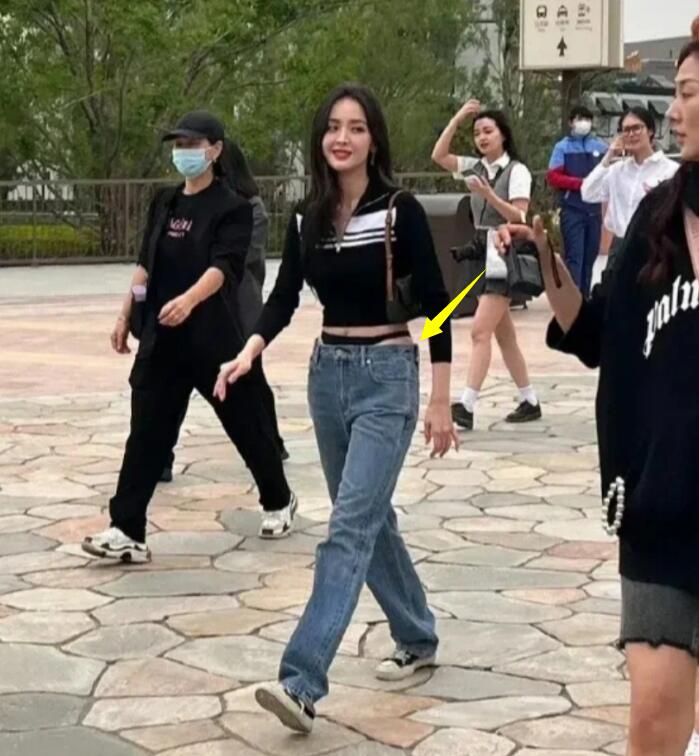 Guli Naza's bikini jeans became popular, and Internet celebrities ...