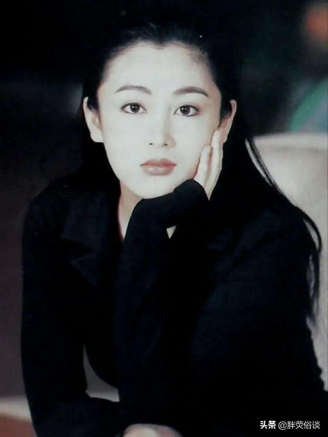 When she was young, Chen Hong was really beautiful and beautiful, no ...