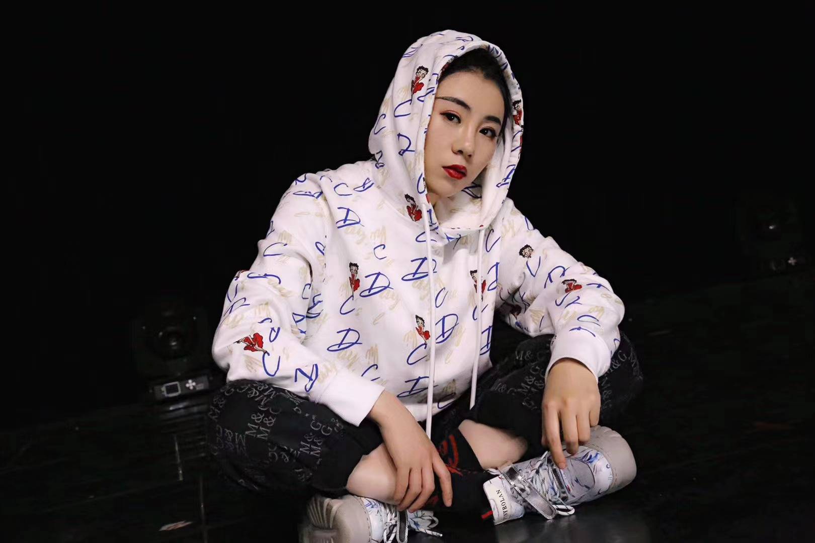 Meng Long served as the producer of the main theme movie "Xiangchun ...