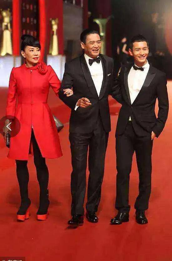 Huang Xiaoming height discussion - iNEWS