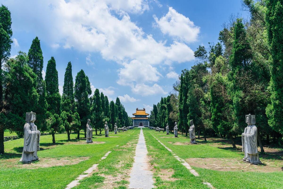 Analysis of the architectural style of Ming Dynasty royal tombs, and ...