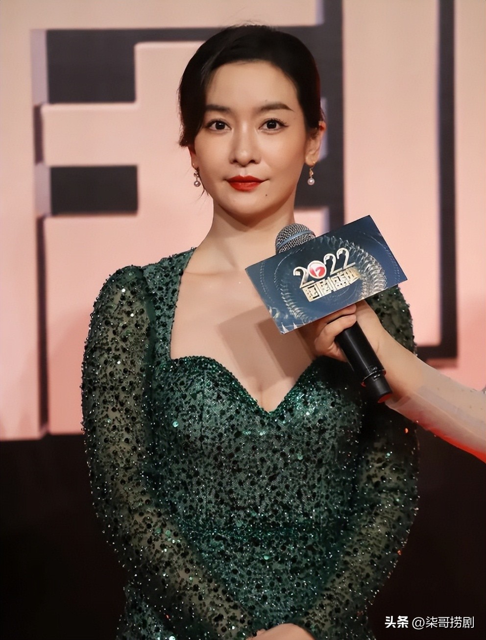 Walking on the red carpet, Chen Ying is greasy, Li Sheng looks old, Guo ...
