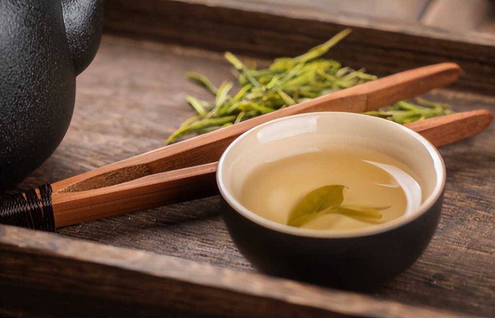 Drinking tea in April, I suggest everyone: drink less green tea and ...