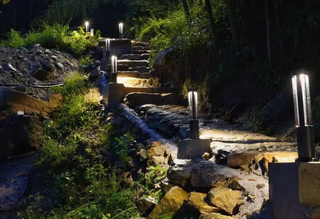 Twelve ethereal poems, let the hustle and bustle return to tranquility ...