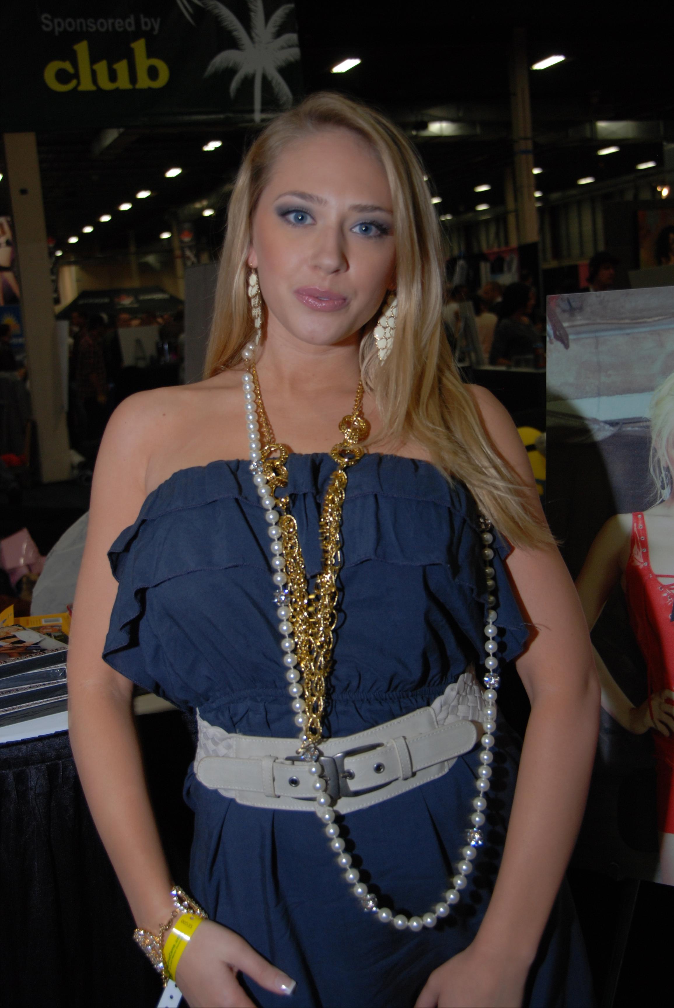 Kagney Linn Karter (Kagney Linn Karter) Ten Years of Dancing Skills ...