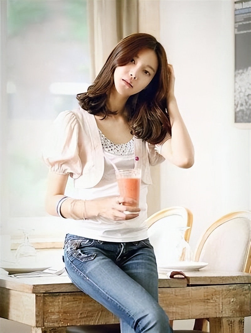 Cha Ye-ryeon: Once in love with Lee Dong-gun, but was forced to carry a ...