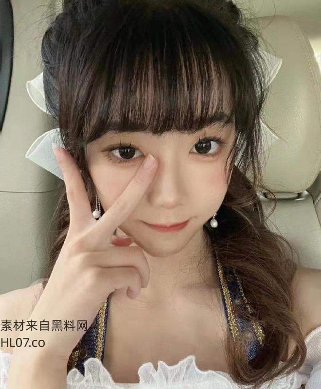 It was revealed that a female idol secretly filmed her roommate in the shower, put her phone in ...