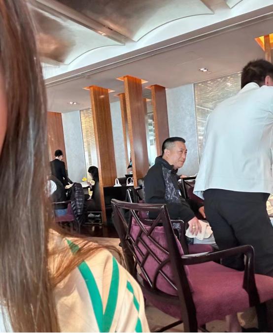 Zhang Jiayi was met by chance while eating Michelin in Hong Kong ...