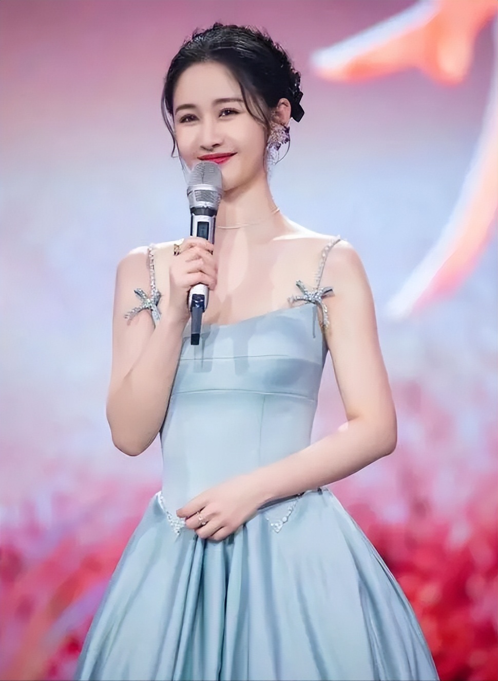 Pity? The 33-year-old well-known host resigned from Mango TV: not ...