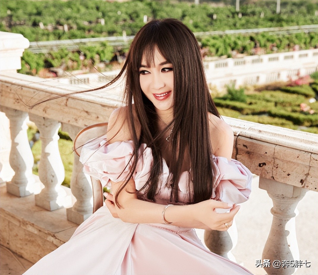 56-year-old Wen Bixia revealed that she had been separated for three ...