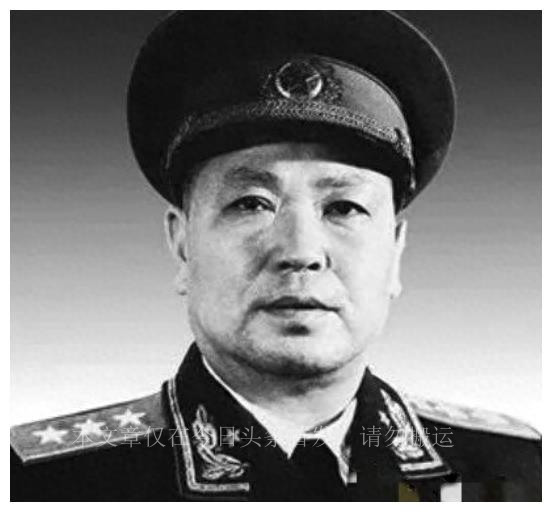 In 1938, the commander of the New Fourth Army went to buy cigarettes ...