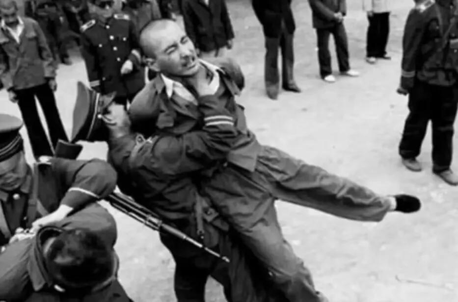 Dare to intercept Deng Xiaoping's chopper team collecting tolls halfway ...