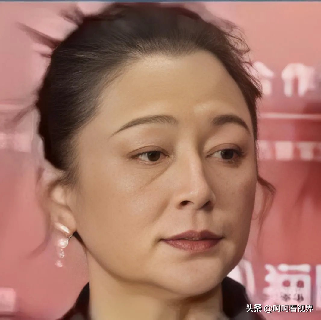 Chen Hong hasn't shown her face for a long time, her old appearance is ...