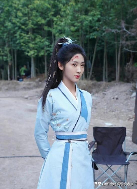 After Li Yitong's resignation, Wu Geng announced that the heroine is ...