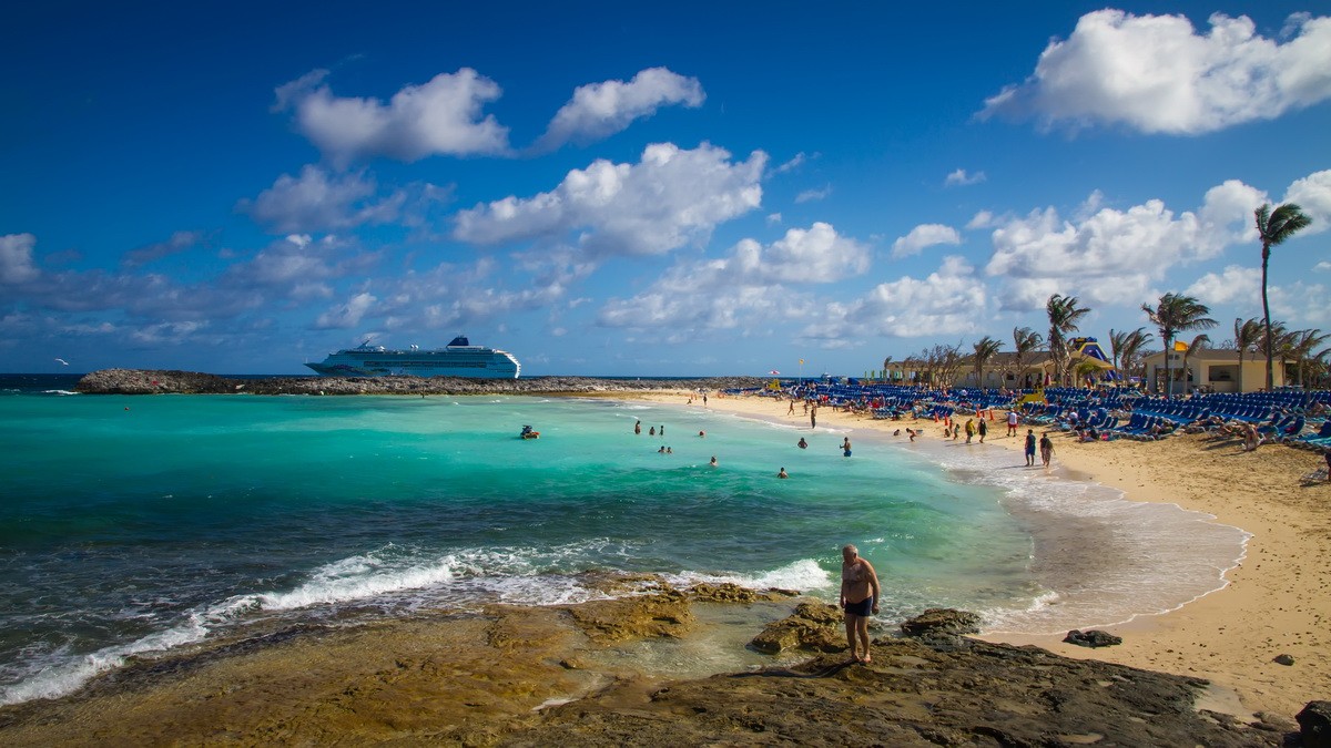 An overview of the history of the Bahamas and its impact on the ...