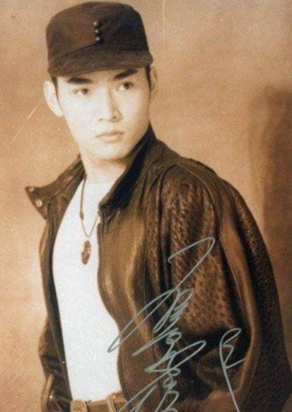 From a costumed male god to a "smart photographer"?Jiao Enjun, what's ...