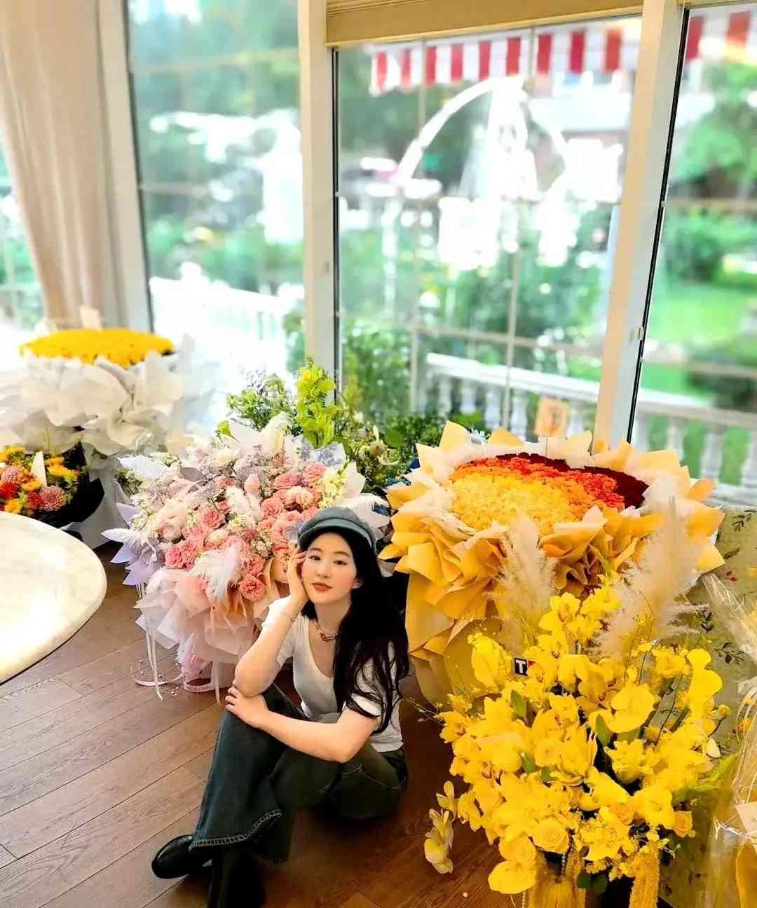 825 News Yang Zi, Wang Yibo, Jia Ling, Liu Yifei, Cheng Yi, Reba, Zeng ...