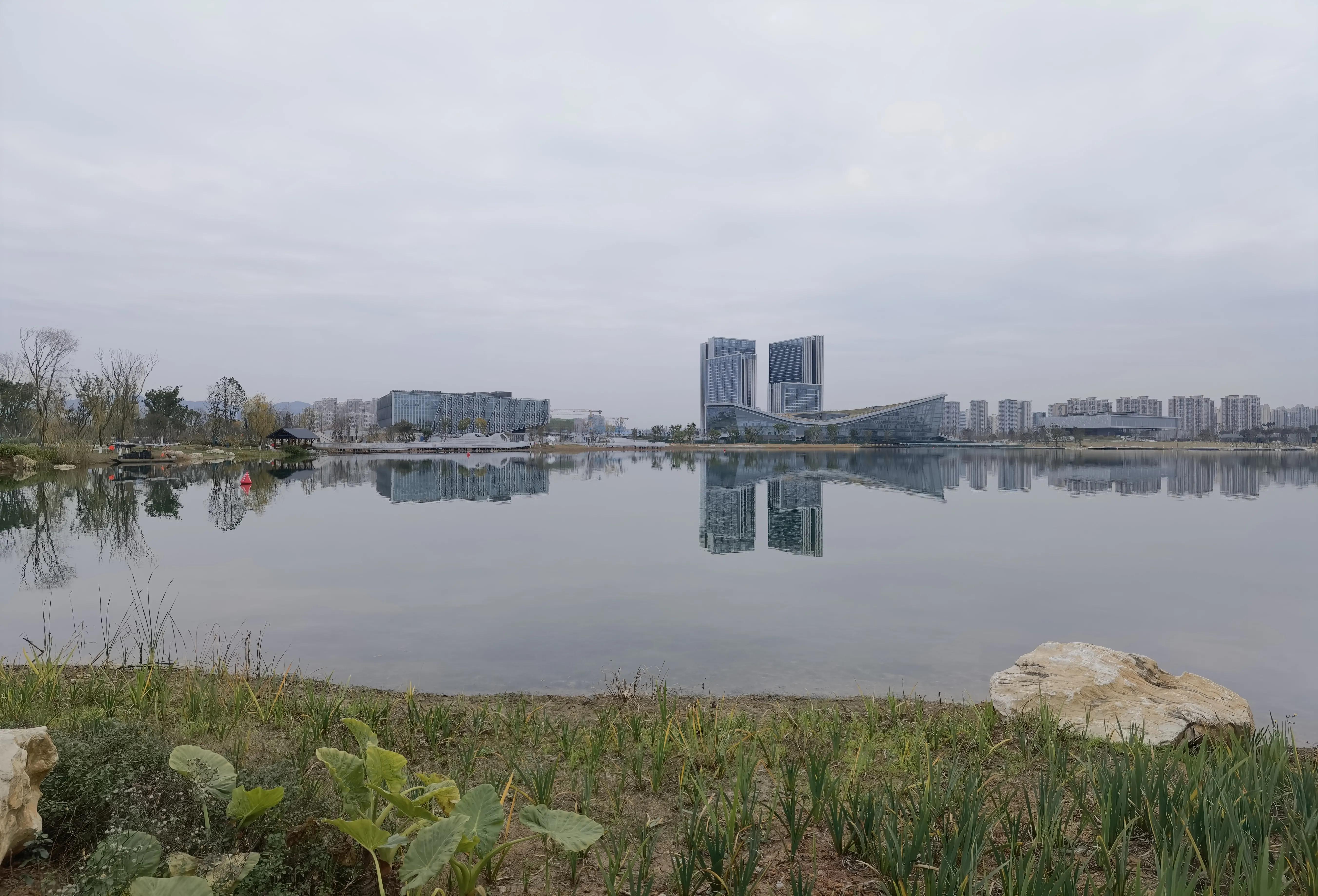 Walk into Chengdu Universiade Sports Park-Dong'an Lake Park - iNEWS