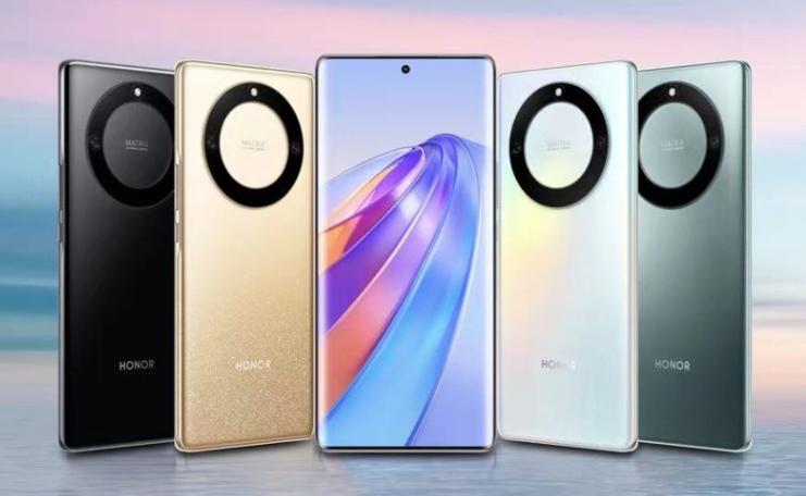 Chinese phone maker launches 'foldable' smartphone to catch up with ...